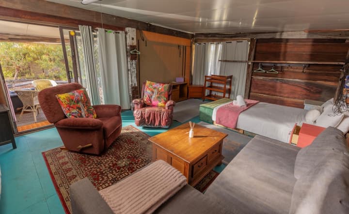 Ford-pet Friendly Glamping : Margaret River - Busselton
