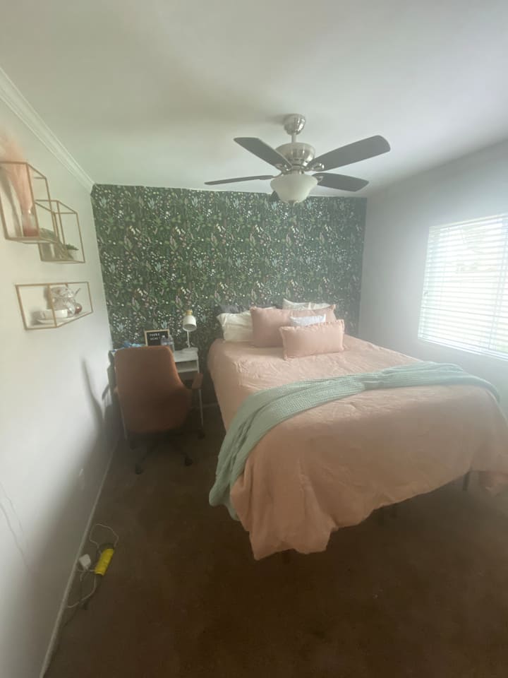 Valencia Bungalow - Santa Clarita, CA