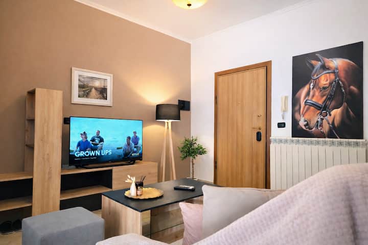 Spacious 2br Apartment | Walk To Pyramid & Blloku - Tirana