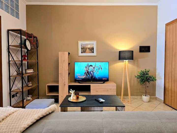 Spacious 2br Apartment | Walk To Pyramid & Blloku - Tirana