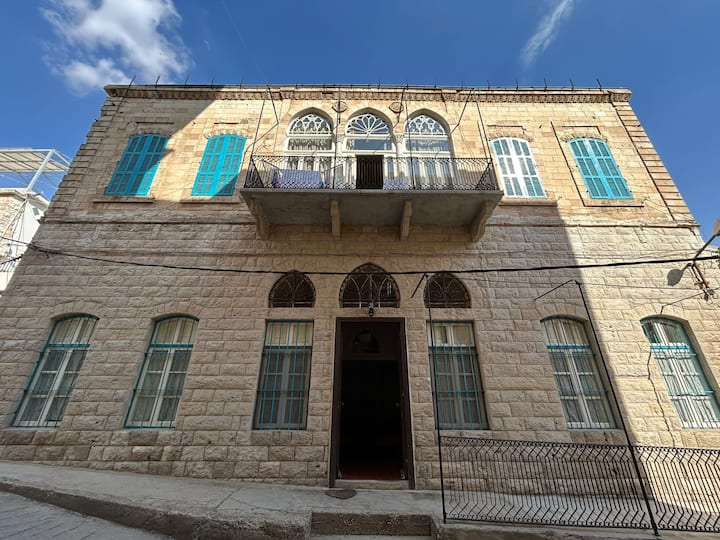 3 Old Houses In One Location. - Lebanon