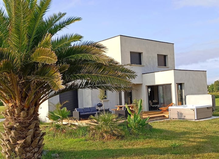 Maison De Vacances "Ty Zoizos" à 250 M De La Plage - Plouescat