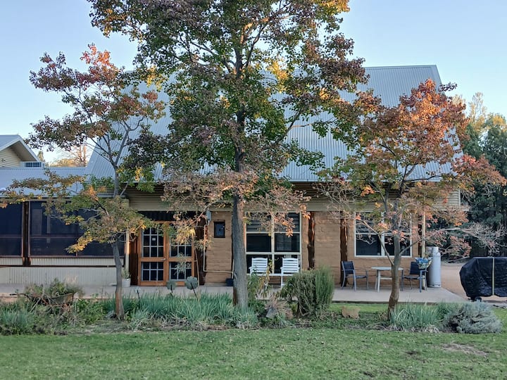 Earth N Timber Cottage In A Bush Location Sleeps 4 - Gilgandra