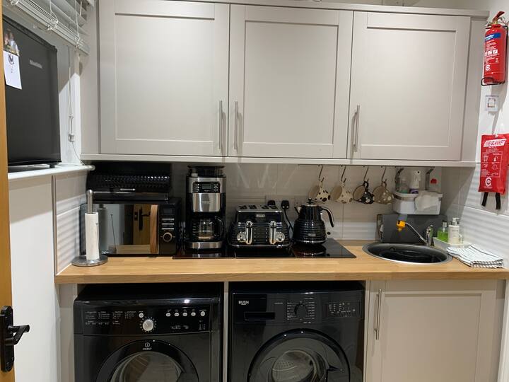 Double Room In Converted Village School. - Holywell