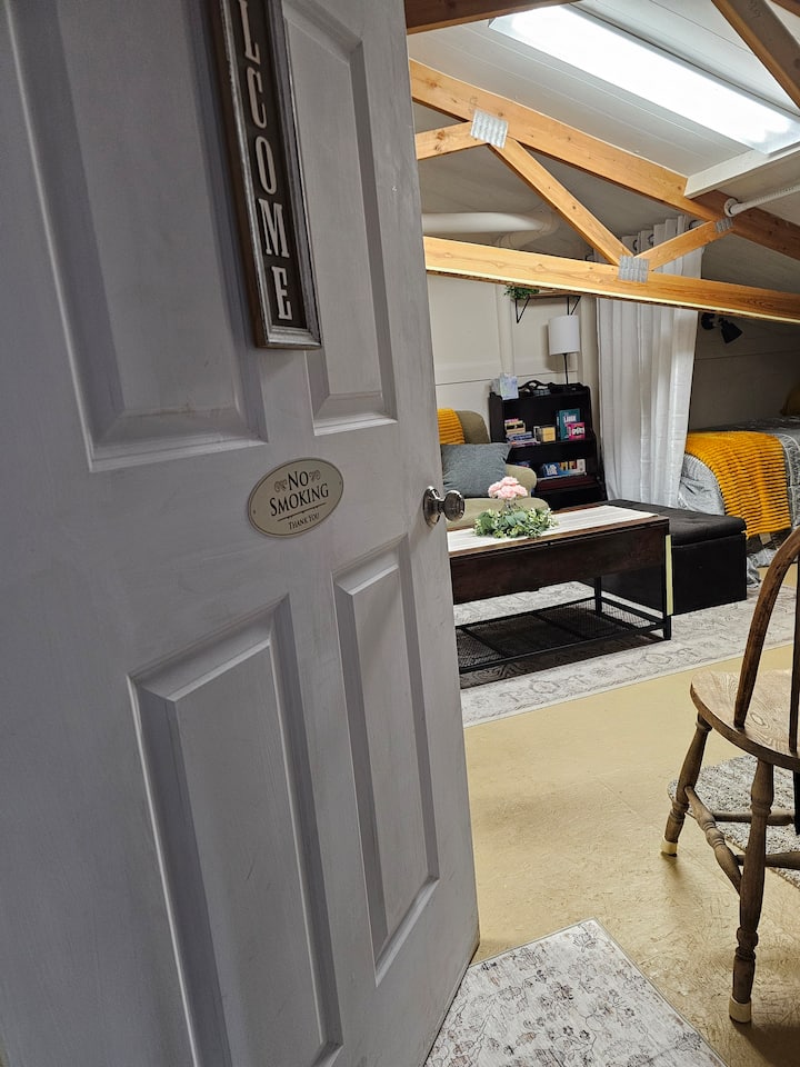 The Cozy Loft, 5 Guest Welcome. Pets Welcome. - 黃石縣