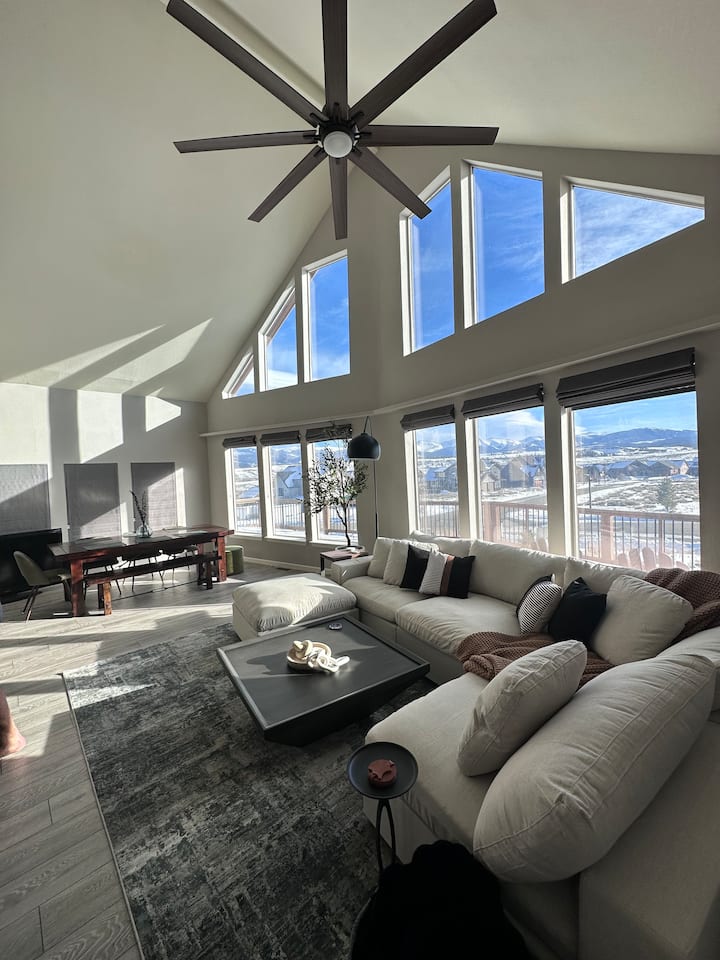 Modern Home W/ Hot Tub & Panoramic Mountain Views - Tabernash, CO