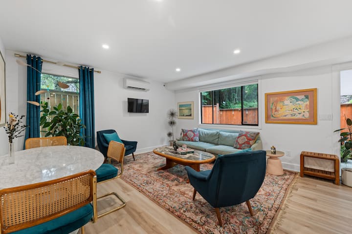 Mid-century Modern Dream Retreat - West Kelowna