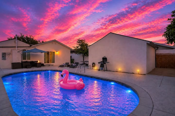 Poolhouse Near Universal Studios! - Los Angeles, CA
