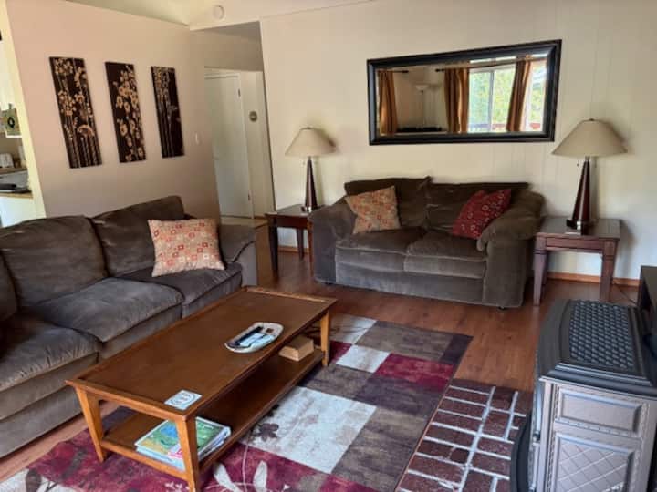 Comfy, Spacious, Pet-friendly Home
Vhr# 073104 - Fallen Leaf Lake, CA