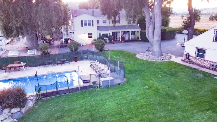 Epic Farmhouse In Wine Country • Hot Tub • Views - Gilroy, CA