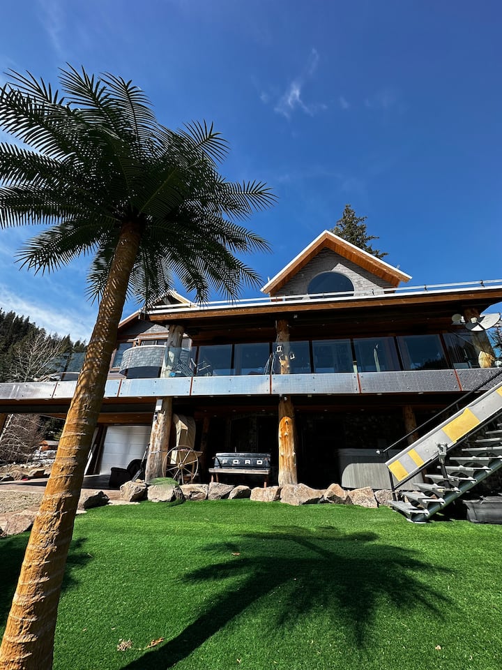 Otter Lakefront Cabin - British Columbia