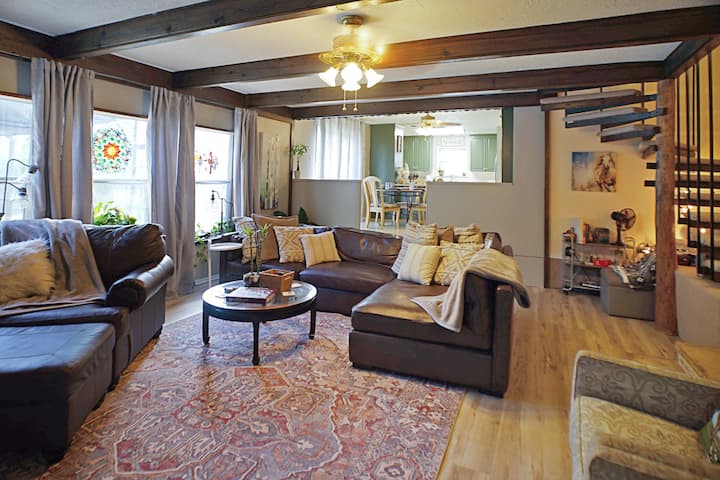 Relax’n 3br2ba W/pool/hot Tub 1.5 Mil 2 Kyle Field - Bryan