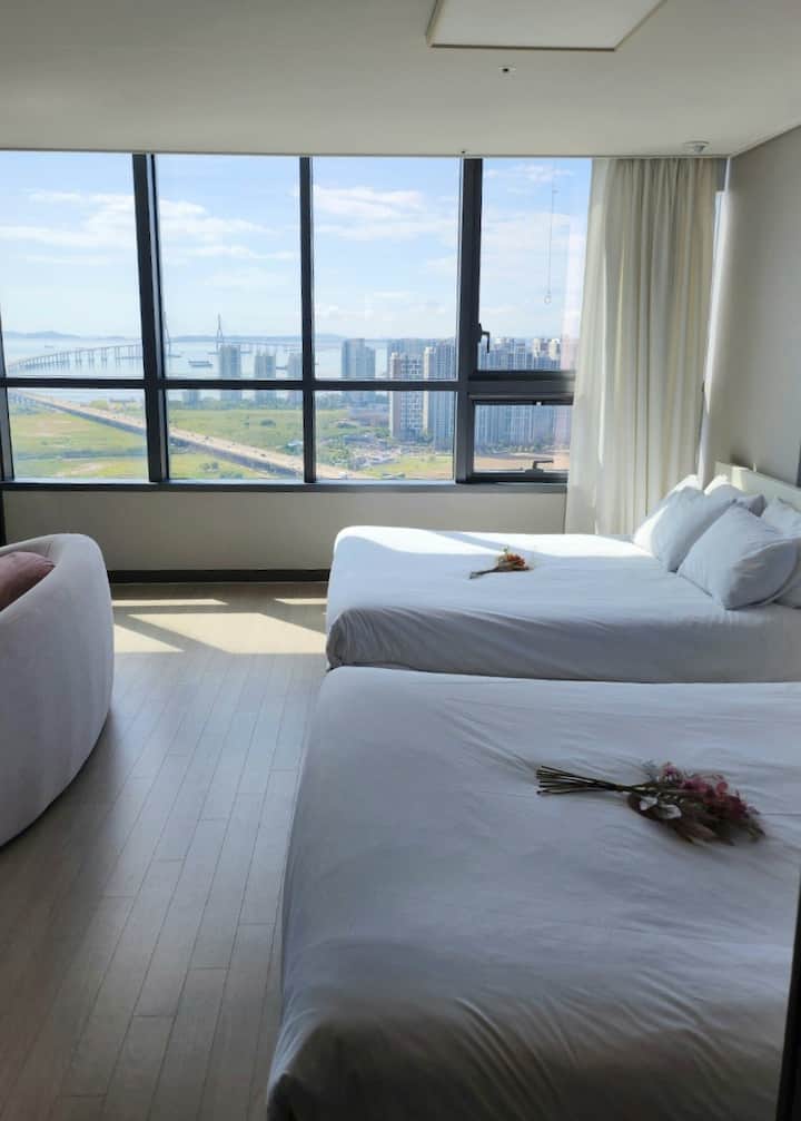 [인천대교뷰/새 매트리스 교체완료] 호텔식의 모던한 펜트하우스 - Incheon