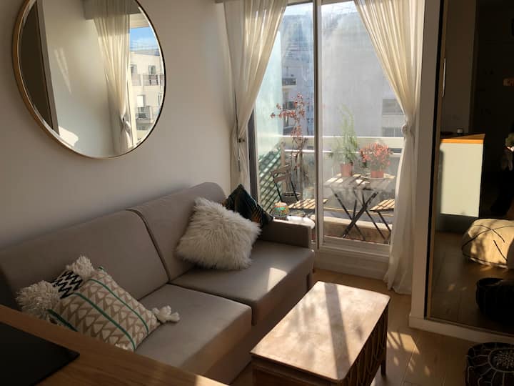 Studio Balcon Aux Buttes Chaumont - París