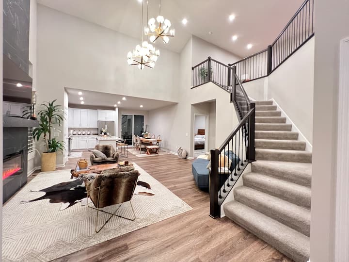 Beautiful Townhome | 3br, 2.5ba W/king Bed - Woodbury, MN