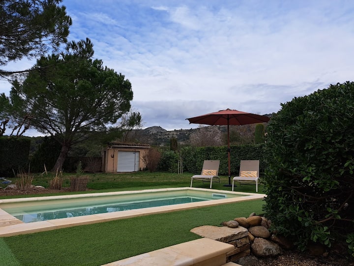 Maisonnette Provençale Au Pied Du Petit Luberon - Cheval-Blanc