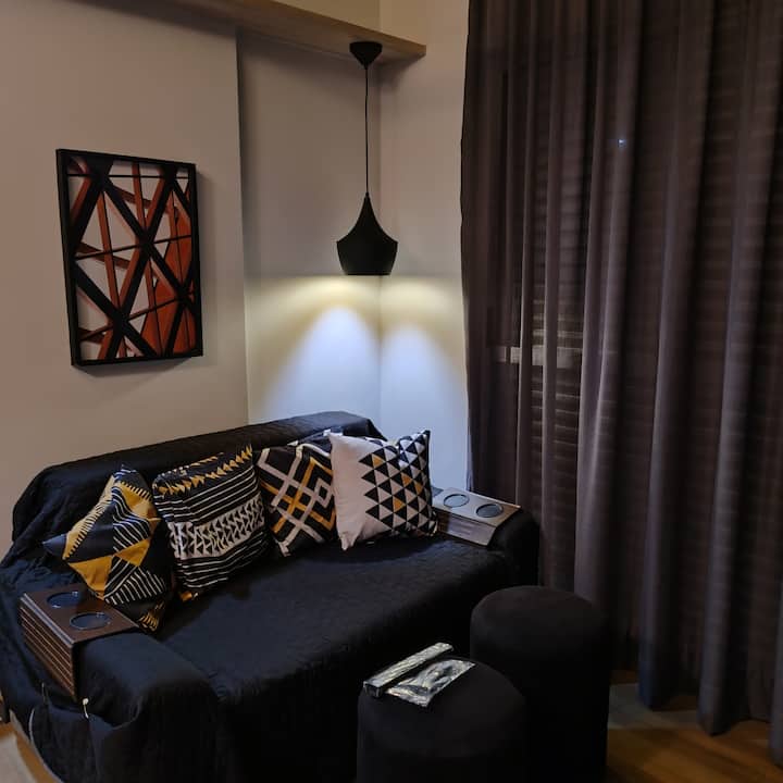 Apê 1 Quarto C/ Ar-c. Próx. Ao Smartfit Quintino - Londrina