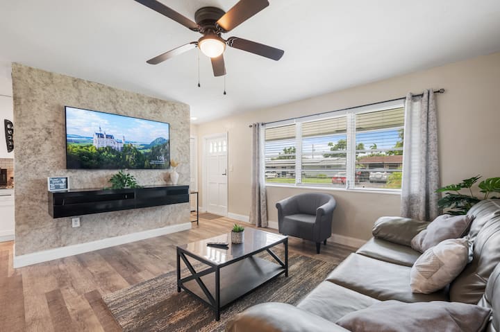 Tropical Getaway - Pembroke Pines, FL