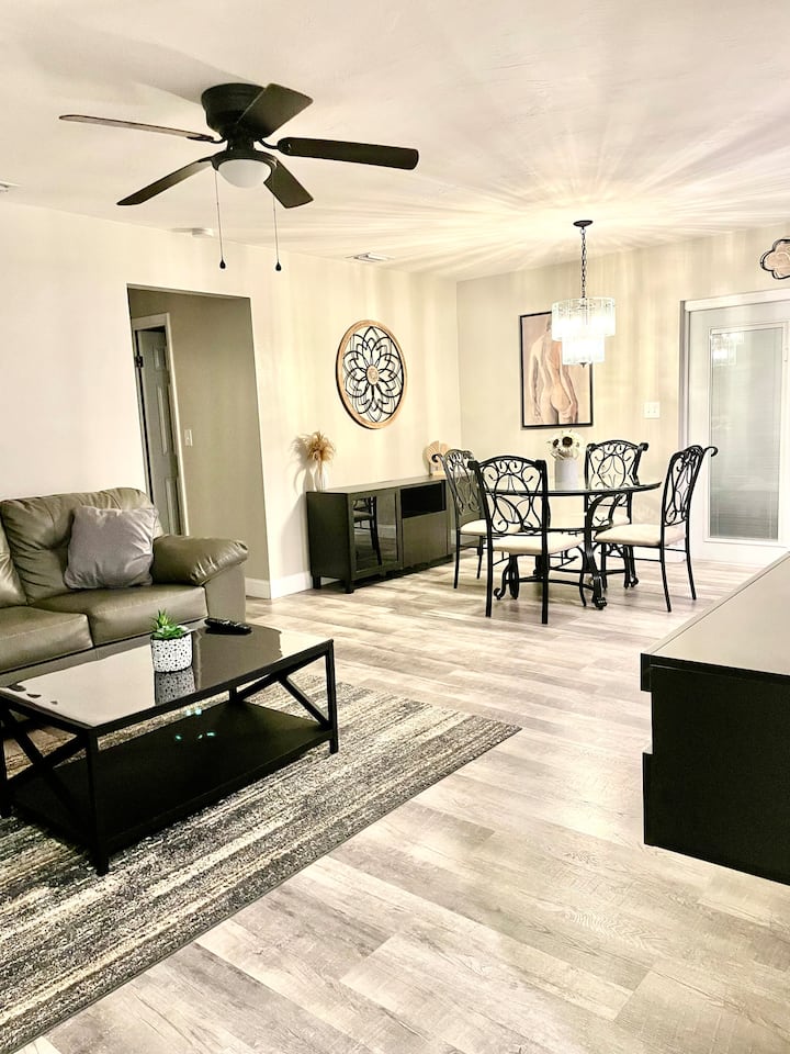Tropical Getaway - Pembroke Pines, FL