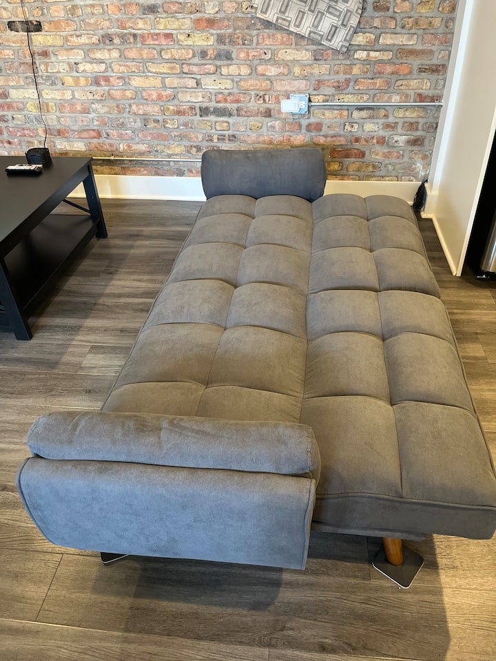 Cozy Studio In Perfect Location - Chicago, IL
