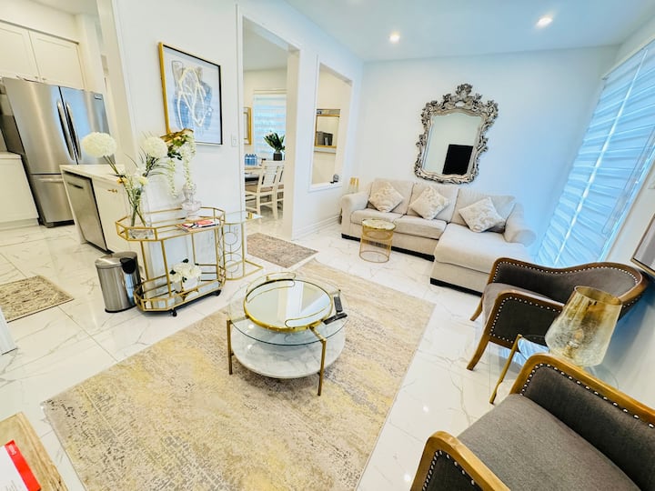 Luxury Home In Toronto (Mississauga) - Mississauga