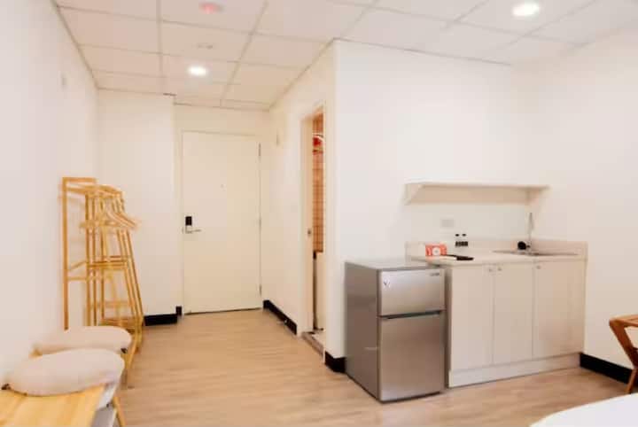 飯店式月租公寓/東區微風廣場/24hr管家保全服務/mrt忠孝復興南京復興7分鐘/a5 - Taipeh
