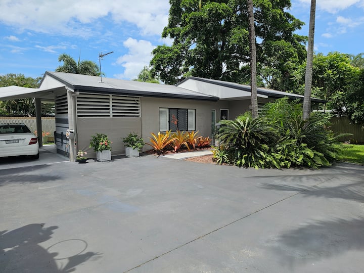 Charming Little Cottage In Kewarra Beach - Cairns