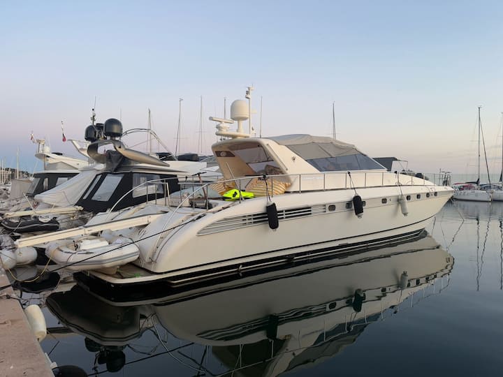 Yacht Léopard Intégral - Saint-Tropez