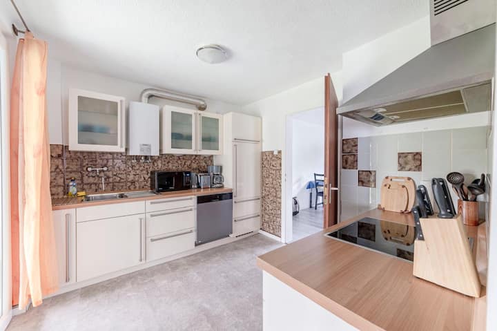 Large Garden Appartement - Nature,space & Comfort - Düsseldorf