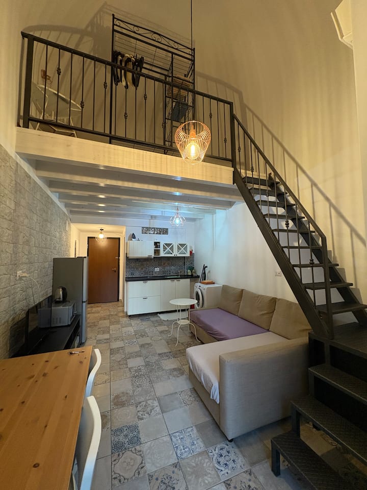 Restored Apartment Near Station - Bari