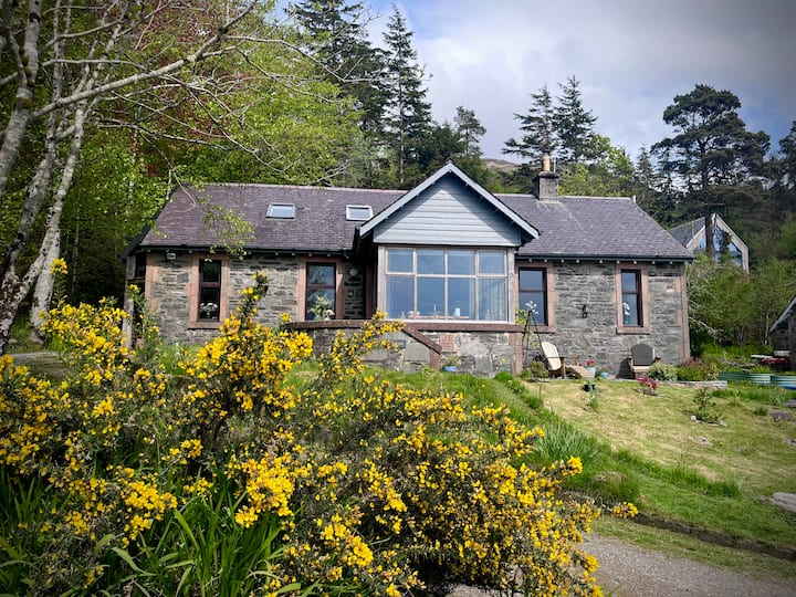 Ivy Retreat In Knoydart, Scotland - Mallaig