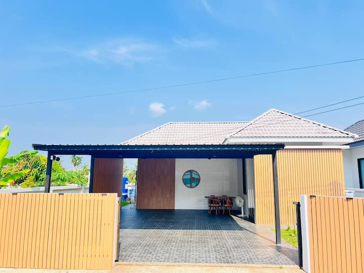 Sea & Sand House - Laem Ngop