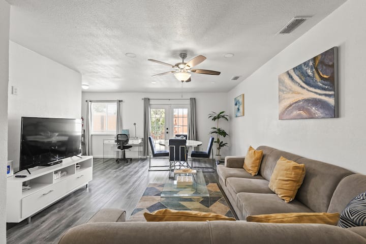 Cute House Mins From Dt Frisco - Frisco, TX