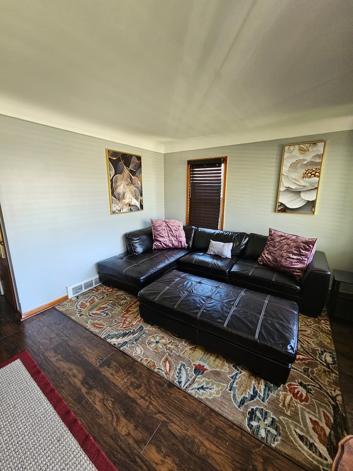 Cozy,2br, Wit Pool Table 15 Min 2 Downtown Detroit - Warren, MI