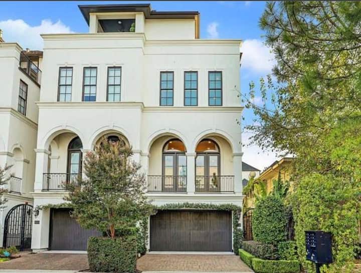 First Floor Retreat W/ Patio - Houston, TX