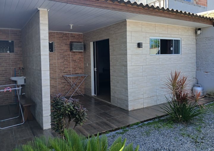 Apt 08,  Quarto, Banheiro E Cozinha Individuais - Matinhos