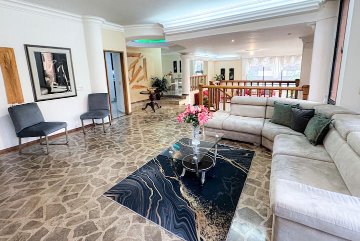Luxurious Apartment In The Town Of 300 Meters - Medellín, Colombia
