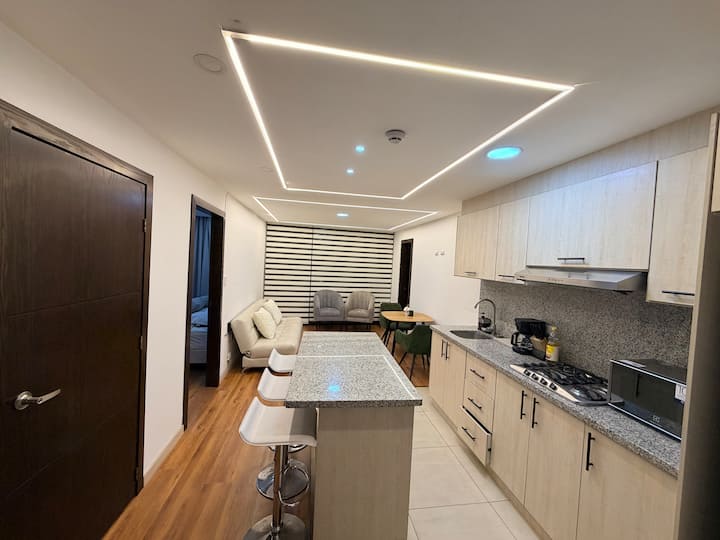 Suite Moderna Y Elegante Con Piscina Privada - Cuenca