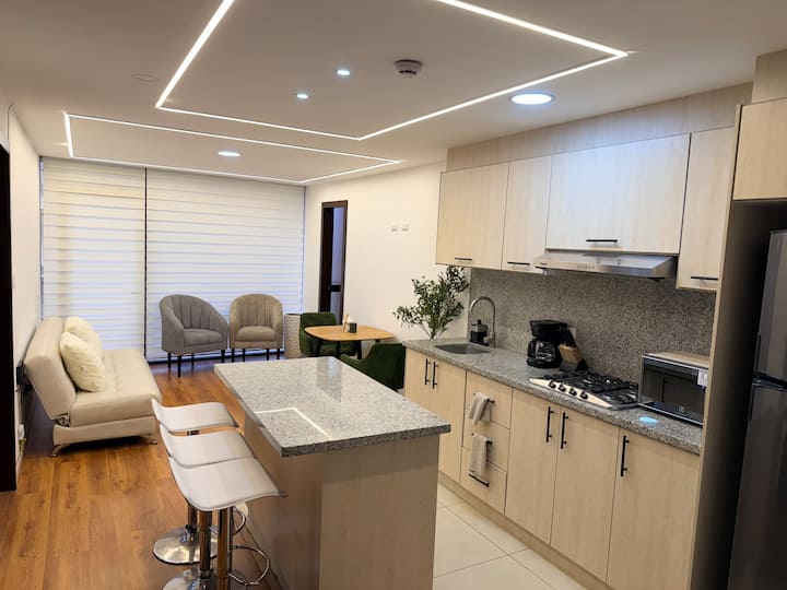 Suite Moderna Y Elegante Con Piscina Privada - Cuenca