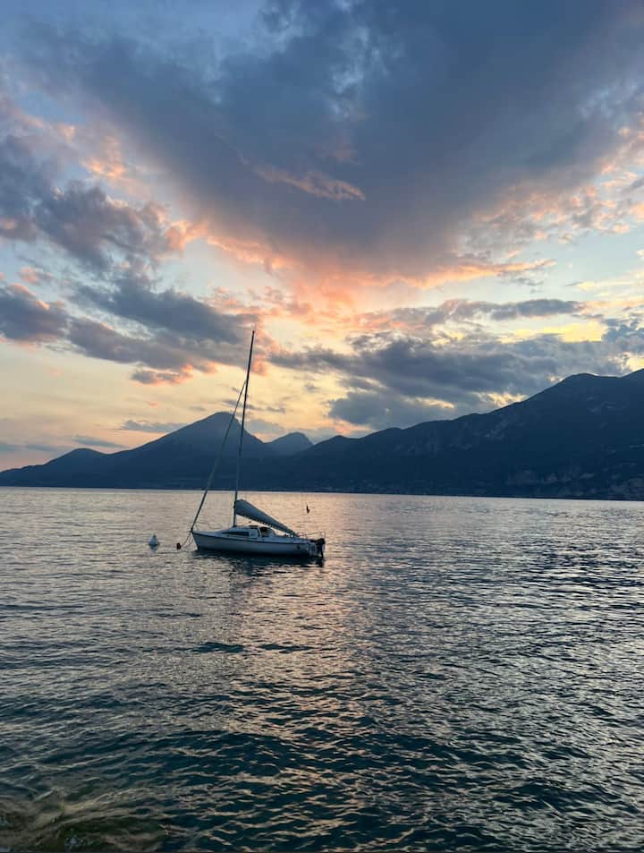 Bilocale Sul Lago Economico Per Famiglie E Coppie - Gardone Riviera