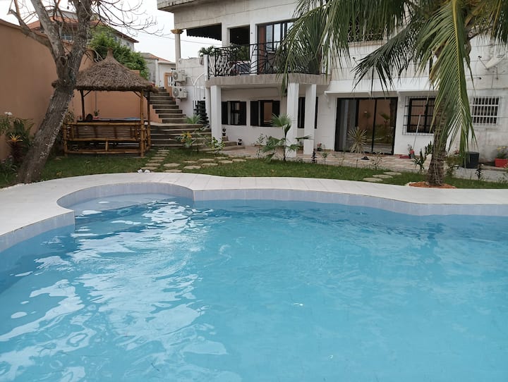 Appartement N°5 Piscine Cocody Université - Abidjan