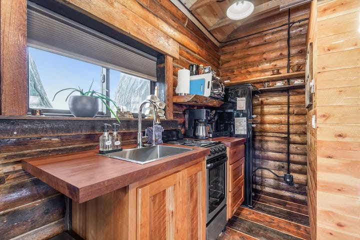 Grandpas Custom Built Cabin Near Yellowstone - Idaho (State)