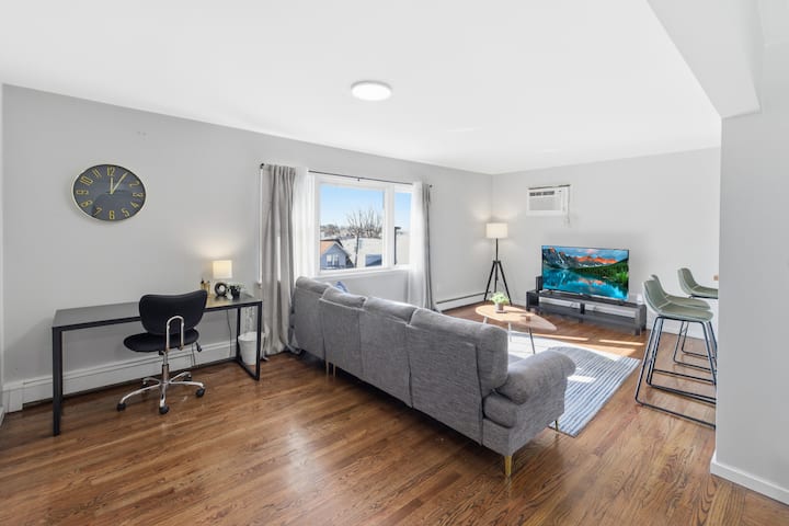 Spacious 3 Bedroom 2 Bath Apt W/ Parking! - West New York, NJ