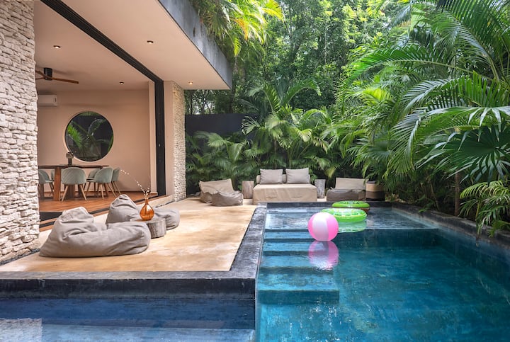 Siscōlinō | 4bdrm W/ 2 Pools + Beach Access - Tulum