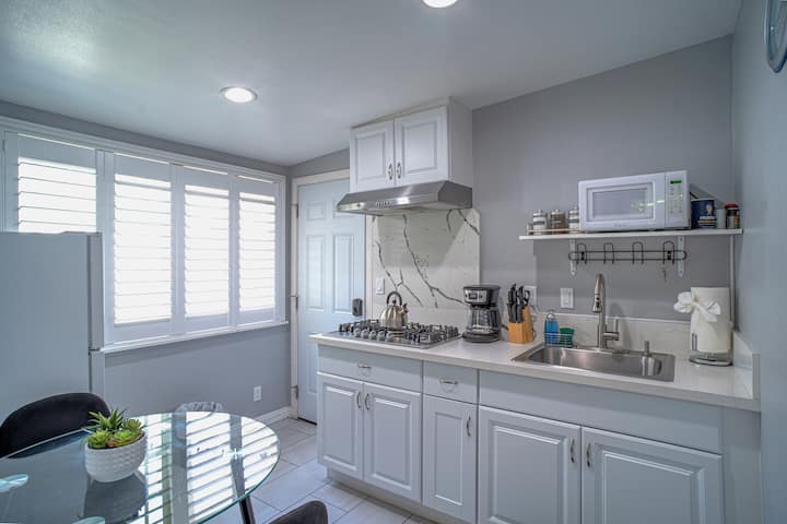 Spacious & Central Just 11 Min 2 Disney & Convcntr - Cerritos, CA