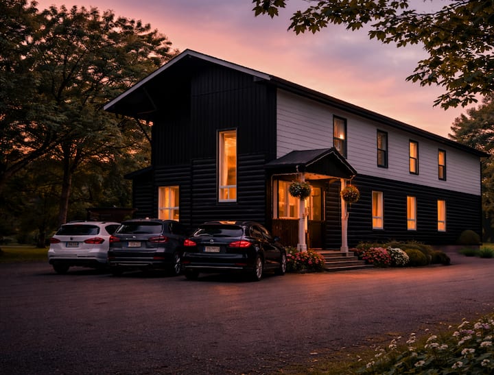 Big Giant Lodge | 32+ People | Spa, Lake & Karaoke - Sainte-Agathe-des-Monts