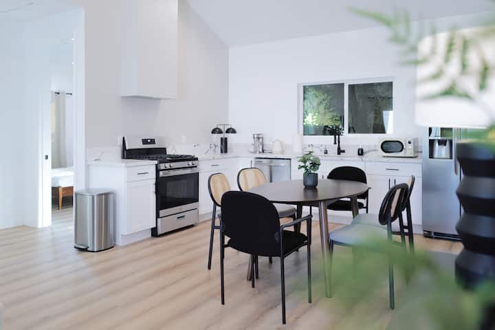 3b2b Brand New Backhouse Close Pasadena Universal - Monrovia, CA