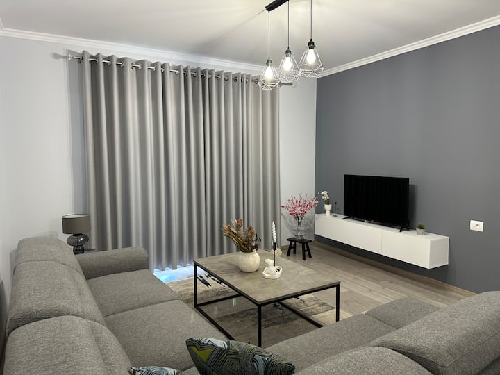 Breezy Apartment - Saranda