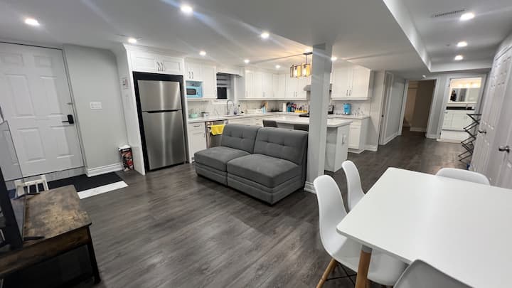 Maple Comfort Corner - Vaughan