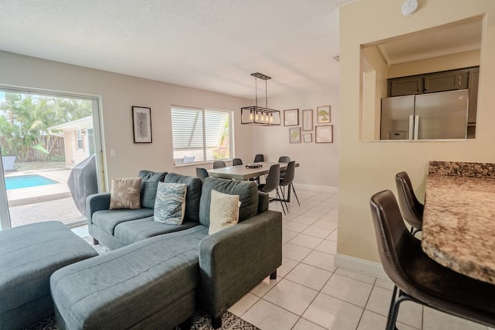 3br/2ba Home & 2 Beds/1ba Pool House Private Yard - Cocoa, FL